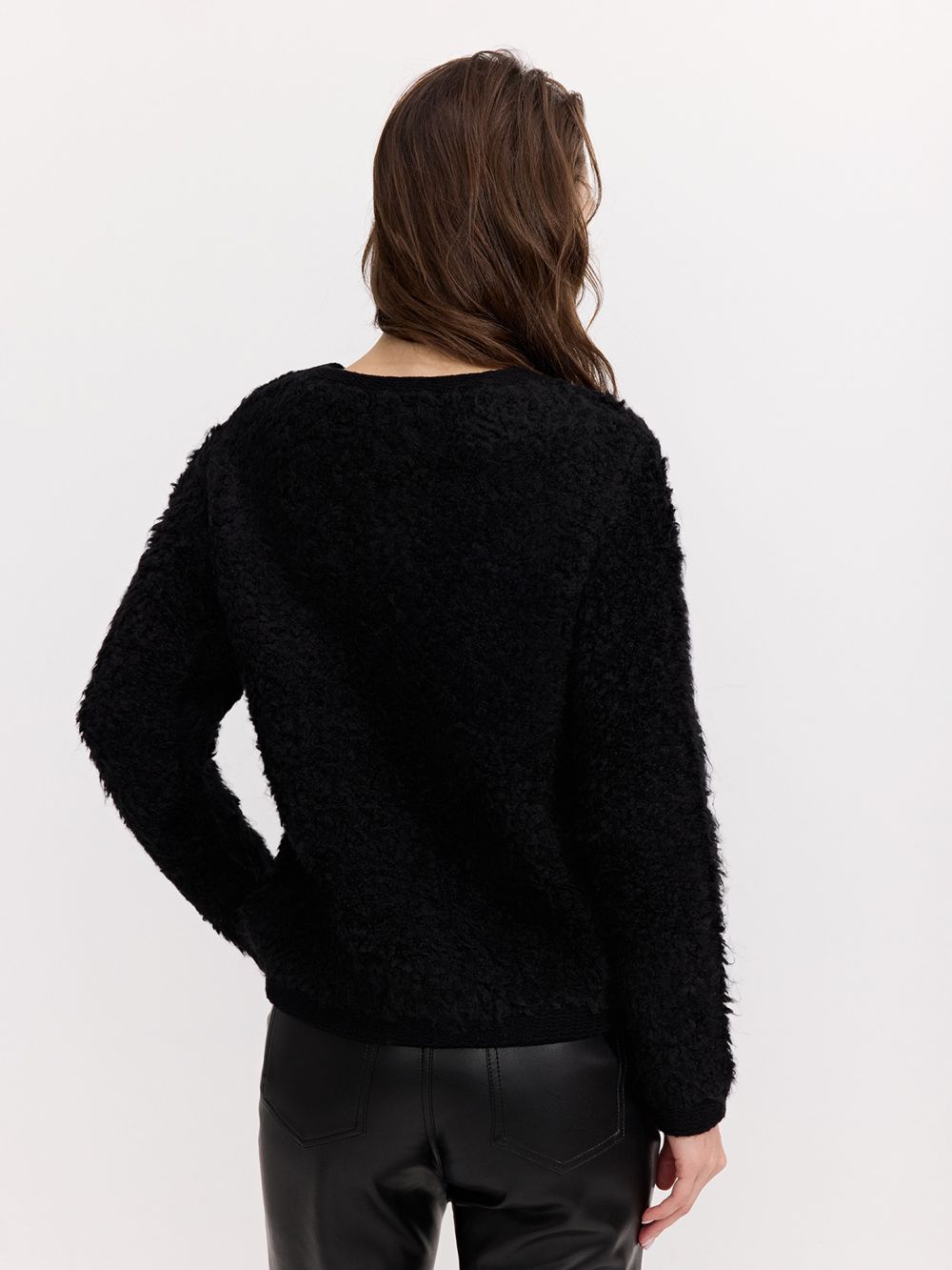 סריג עם כפתורים מעוטרים | Castro