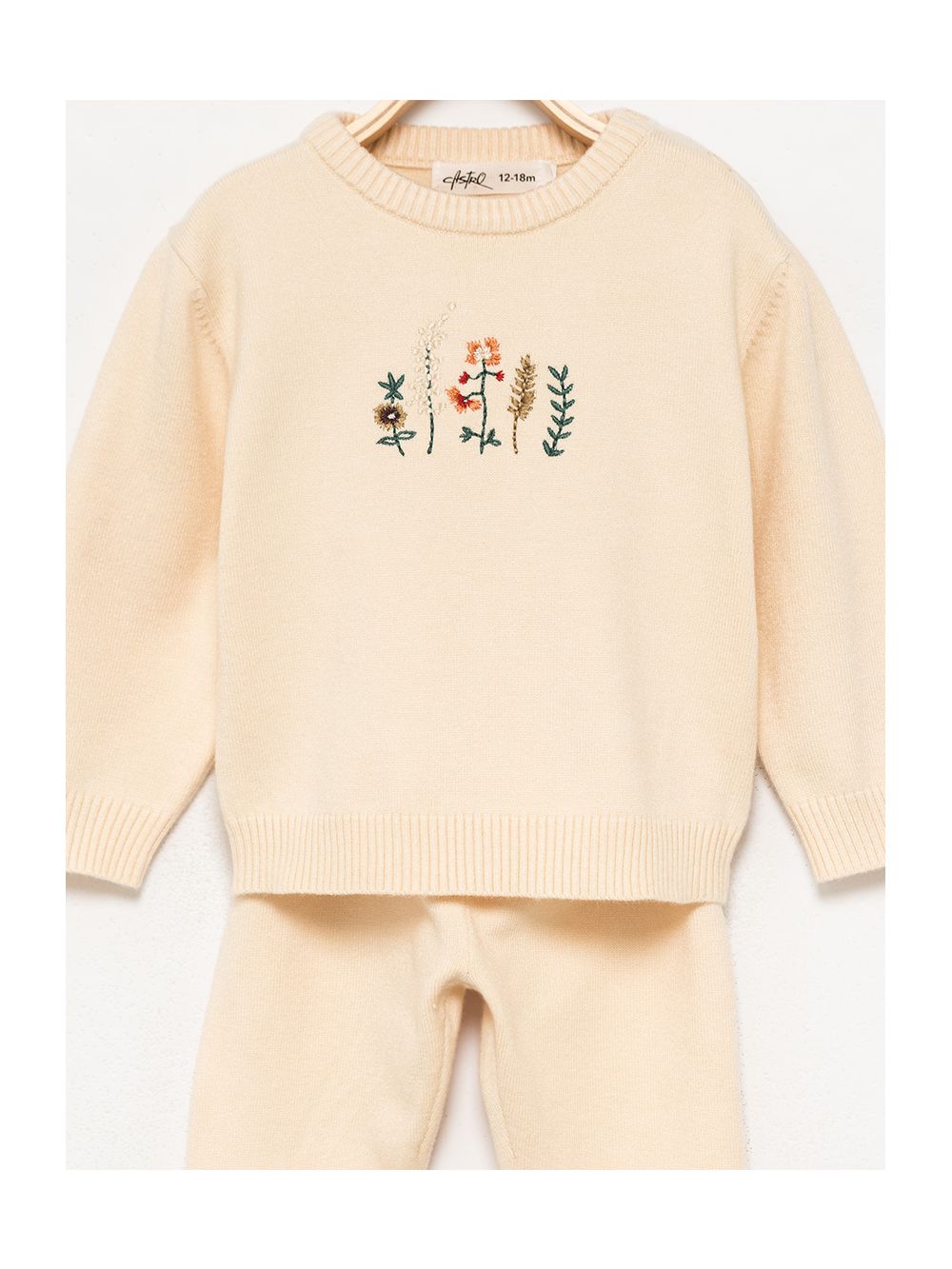 חליפת פרחים סרוגה | Castro